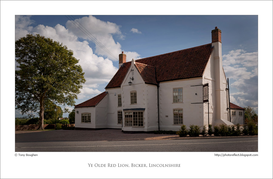 PhotoReflect: Ye Olde Red Lion, Bicker