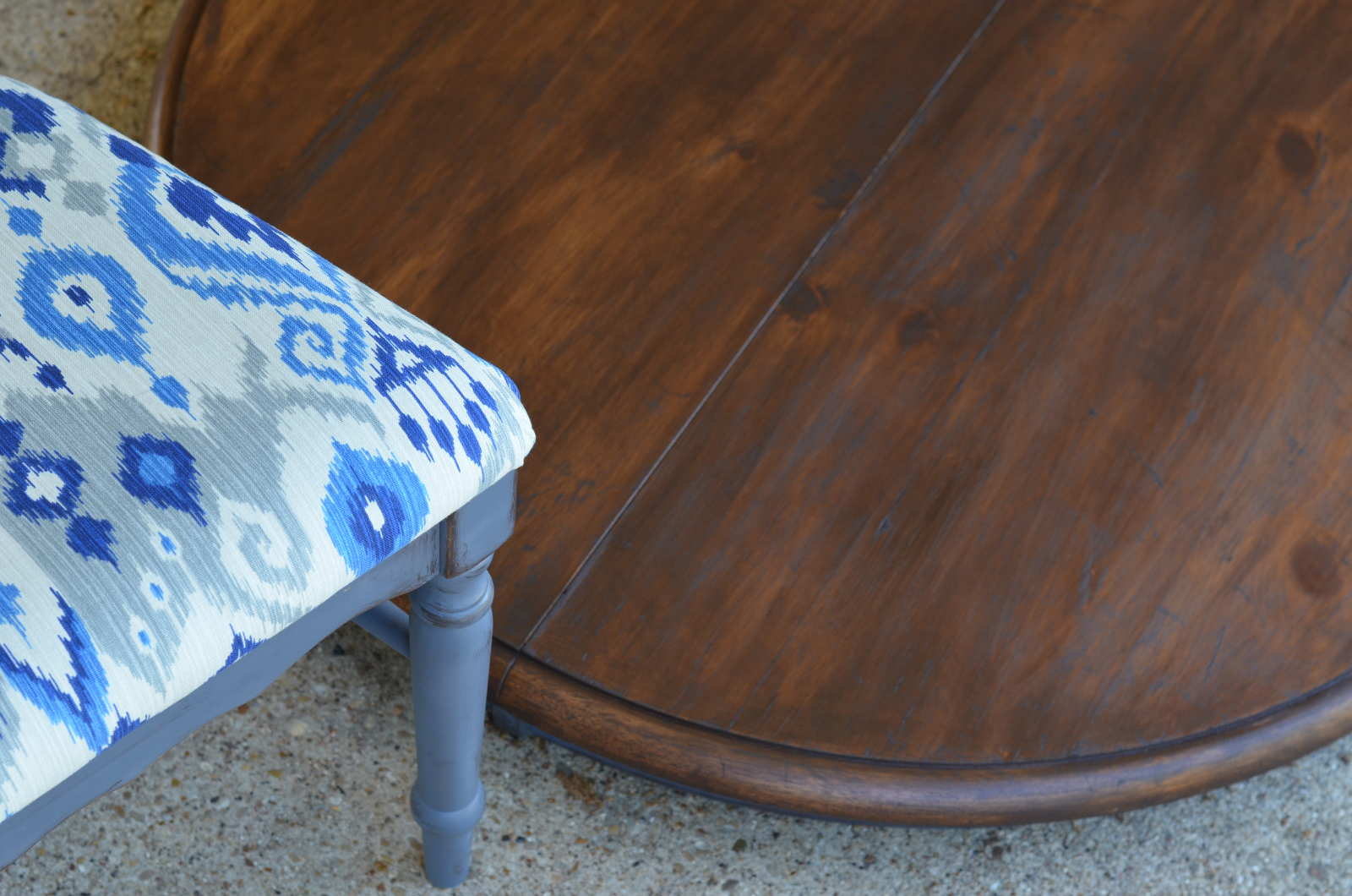The Curious Critter: DIY Stained table