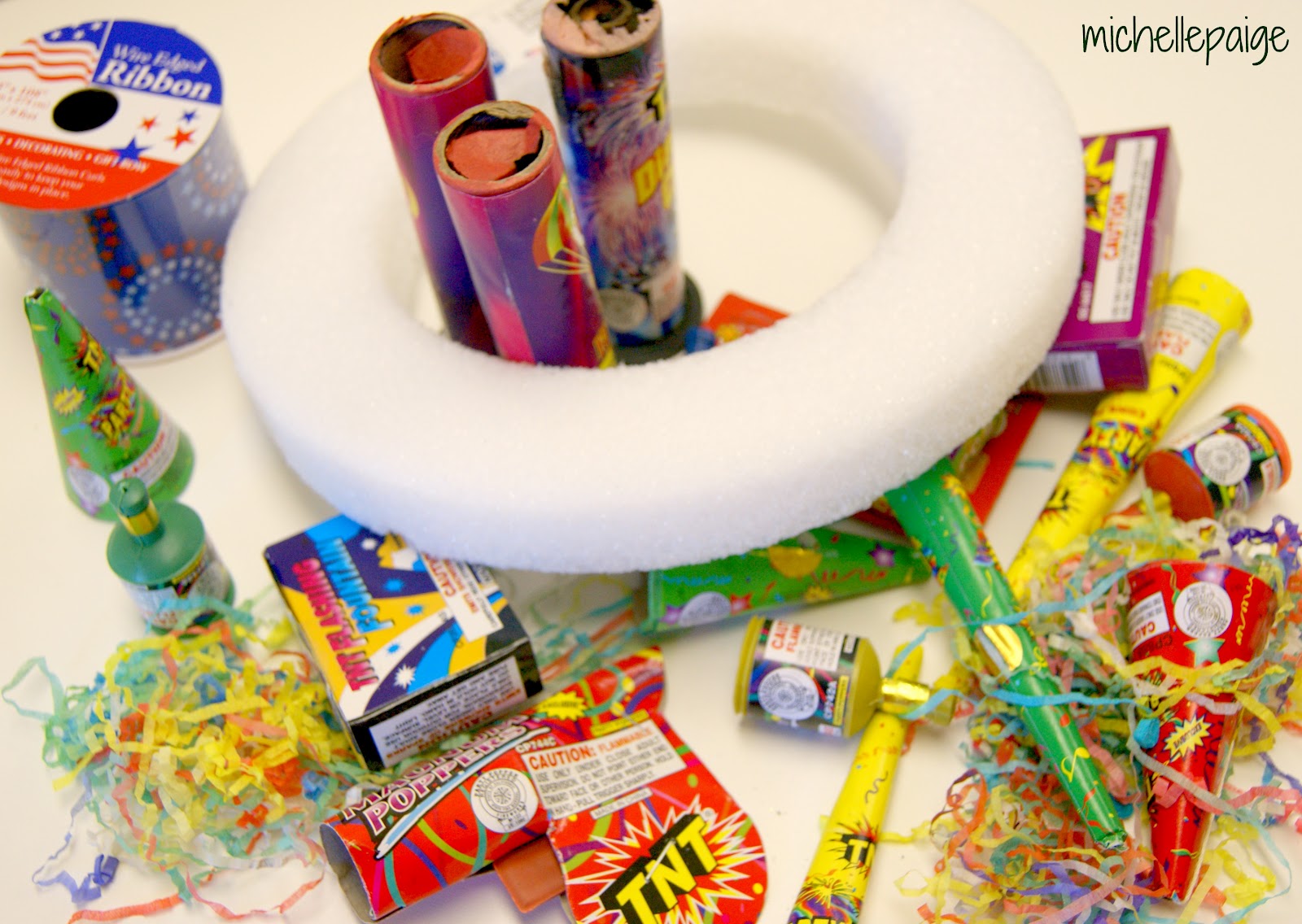 michelle paige blogs: Fireworks Wreath