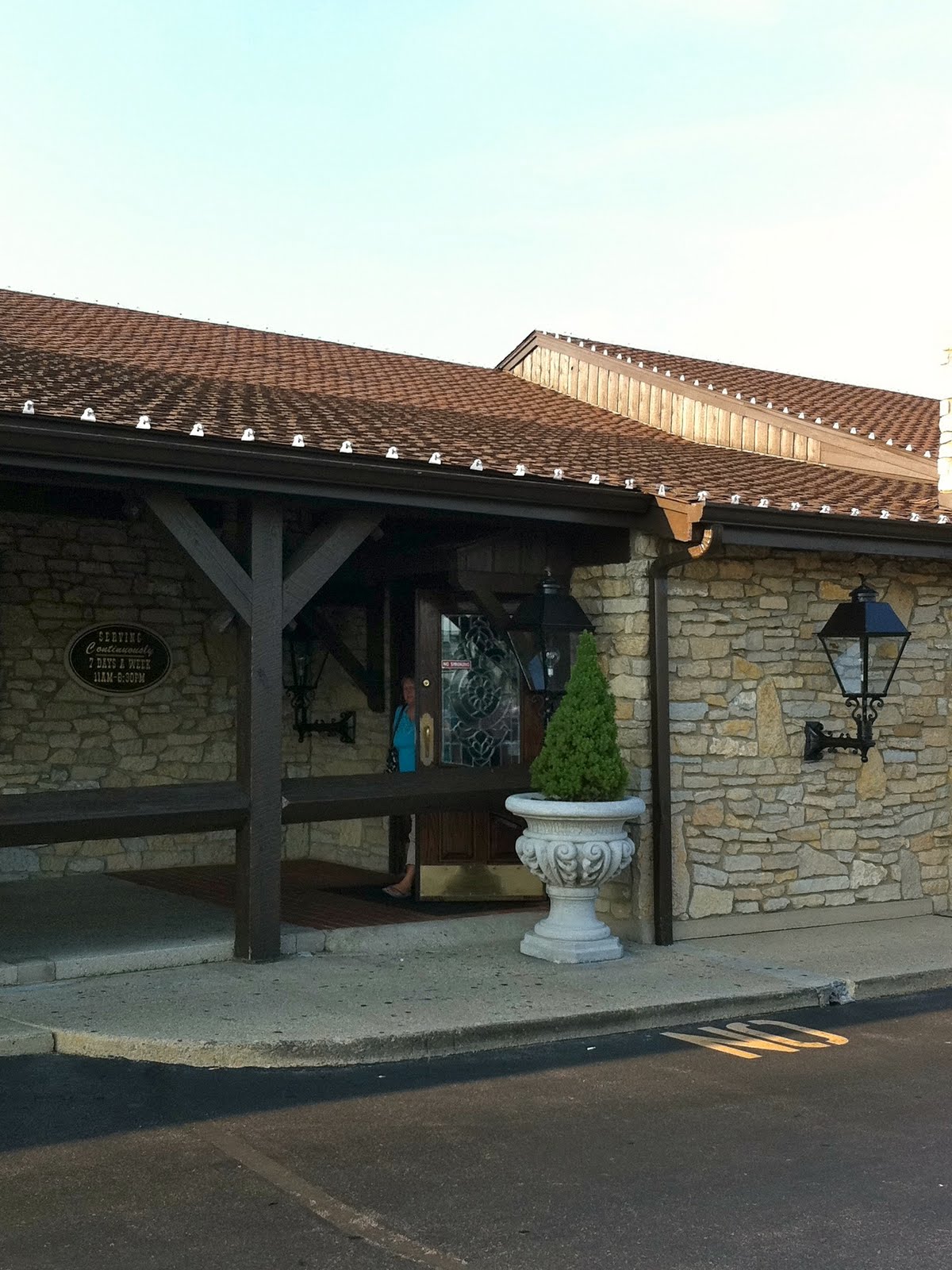 All Your Food Are Belong To Us.: Gray Brothers Cafeteria