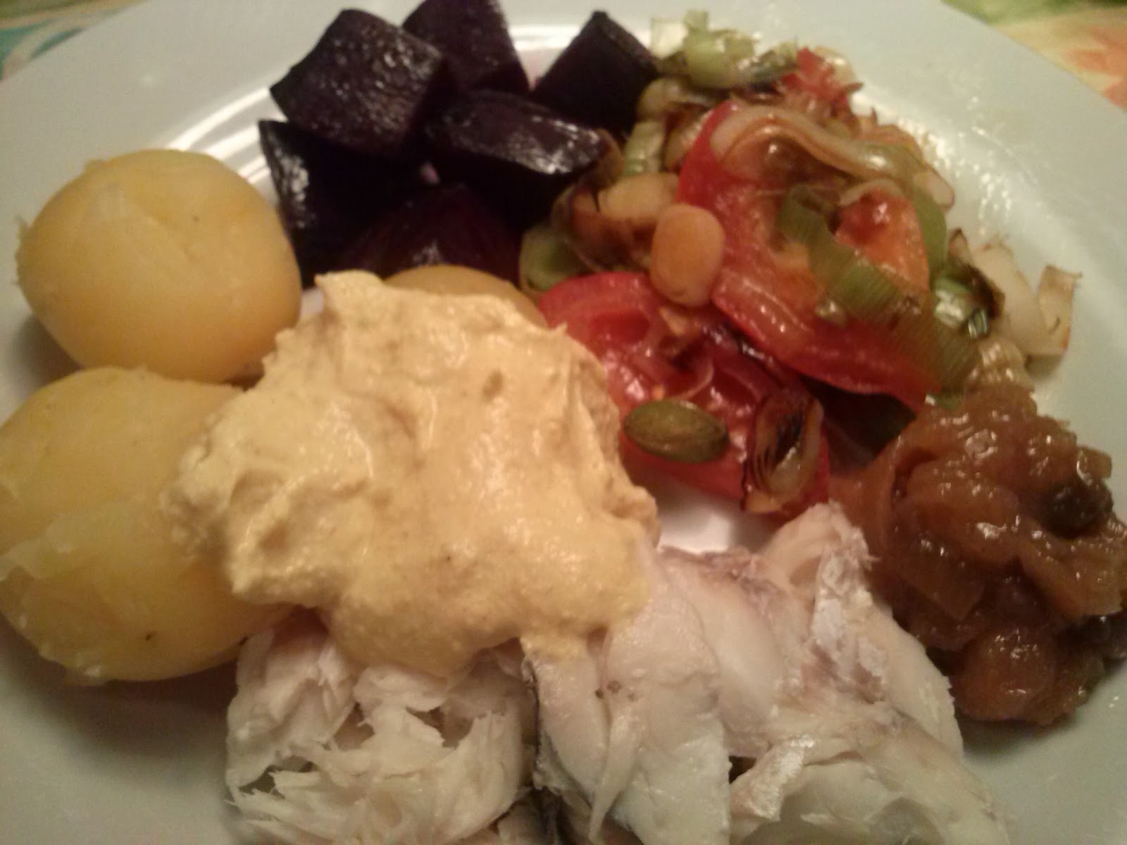 NATURLIGVIS-mad: Ovnbagt kuller med bagte rødbeder og karry creme-sovs