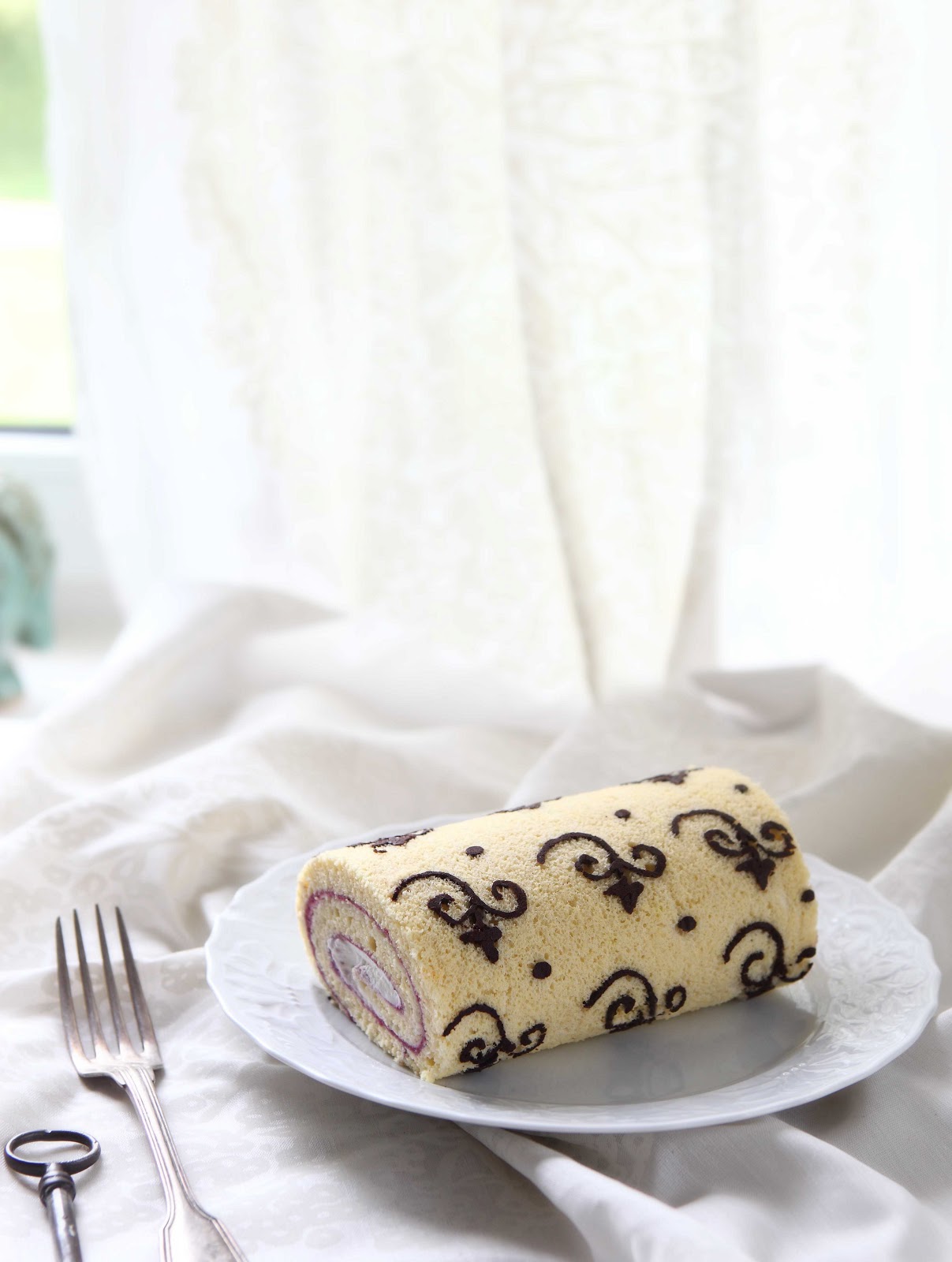 mother´s day with an ornamental cake roll and a free template ...