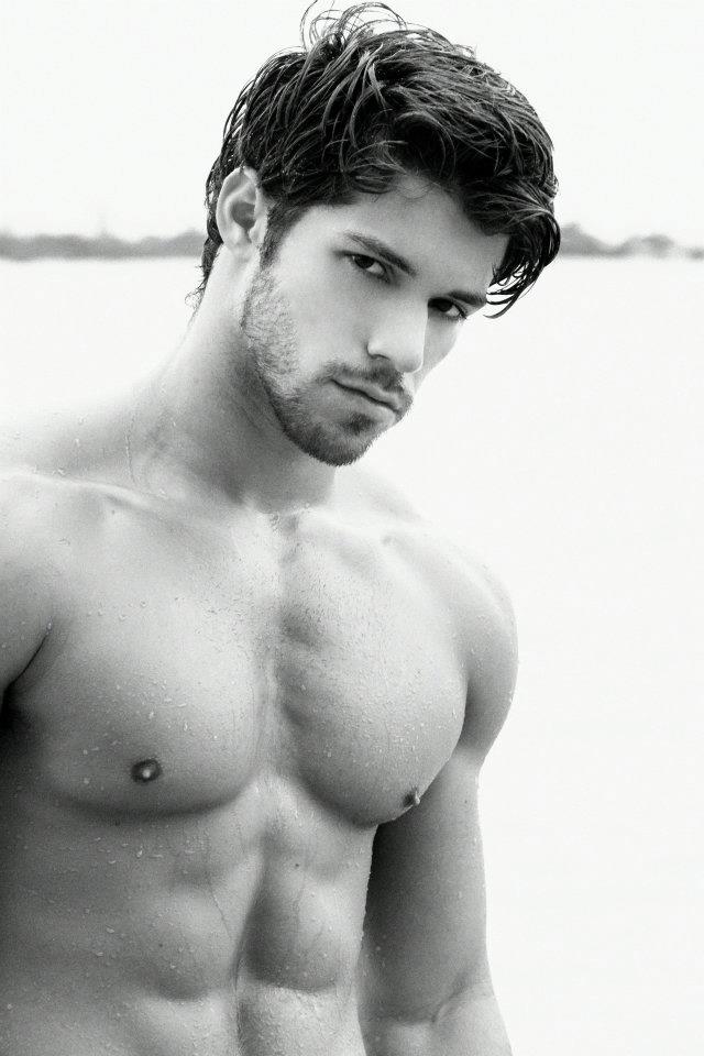 Eyecons: MODEL MONDAY: JULIAN GABRIEL HERNANDEZ