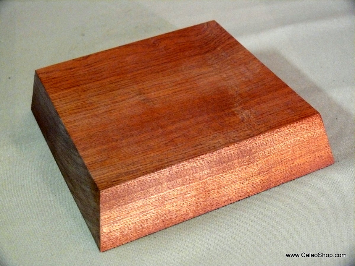 Socles et supports pour masques: Socles Spéciaux