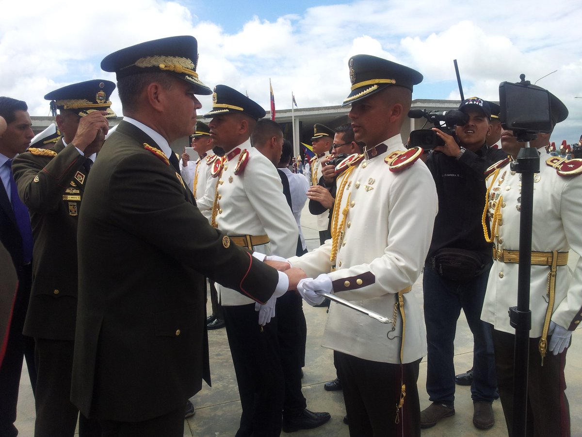 INGRESAN A LAS FILAS DE LA FANB 170 NUEVOS OFICIALES DE TROPA. ~ Legion ...