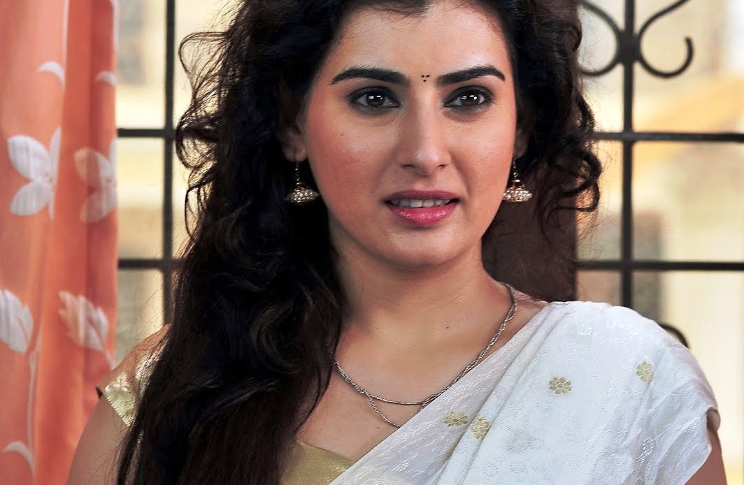 Archana Shastry Beautiful Photos in White Saree - Media Updaters