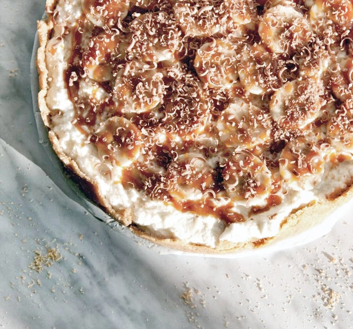 Design + Obsessed: {Recipe of the Week: Banana Toffee Pie}