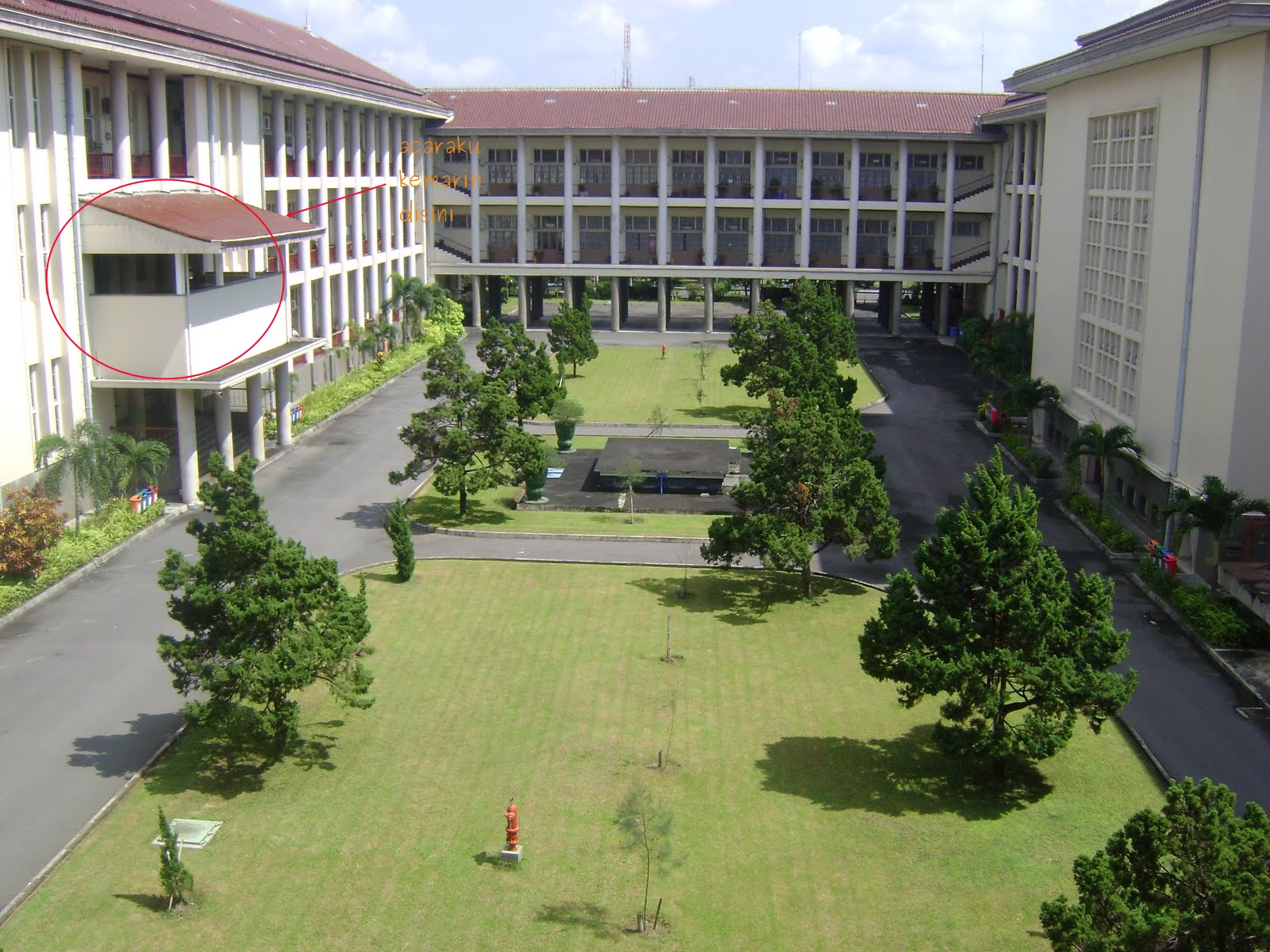 Gedung Pusat UGM