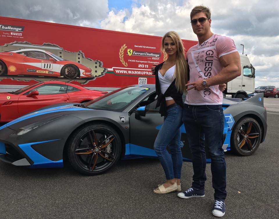 the beauty of male muscle: Robin