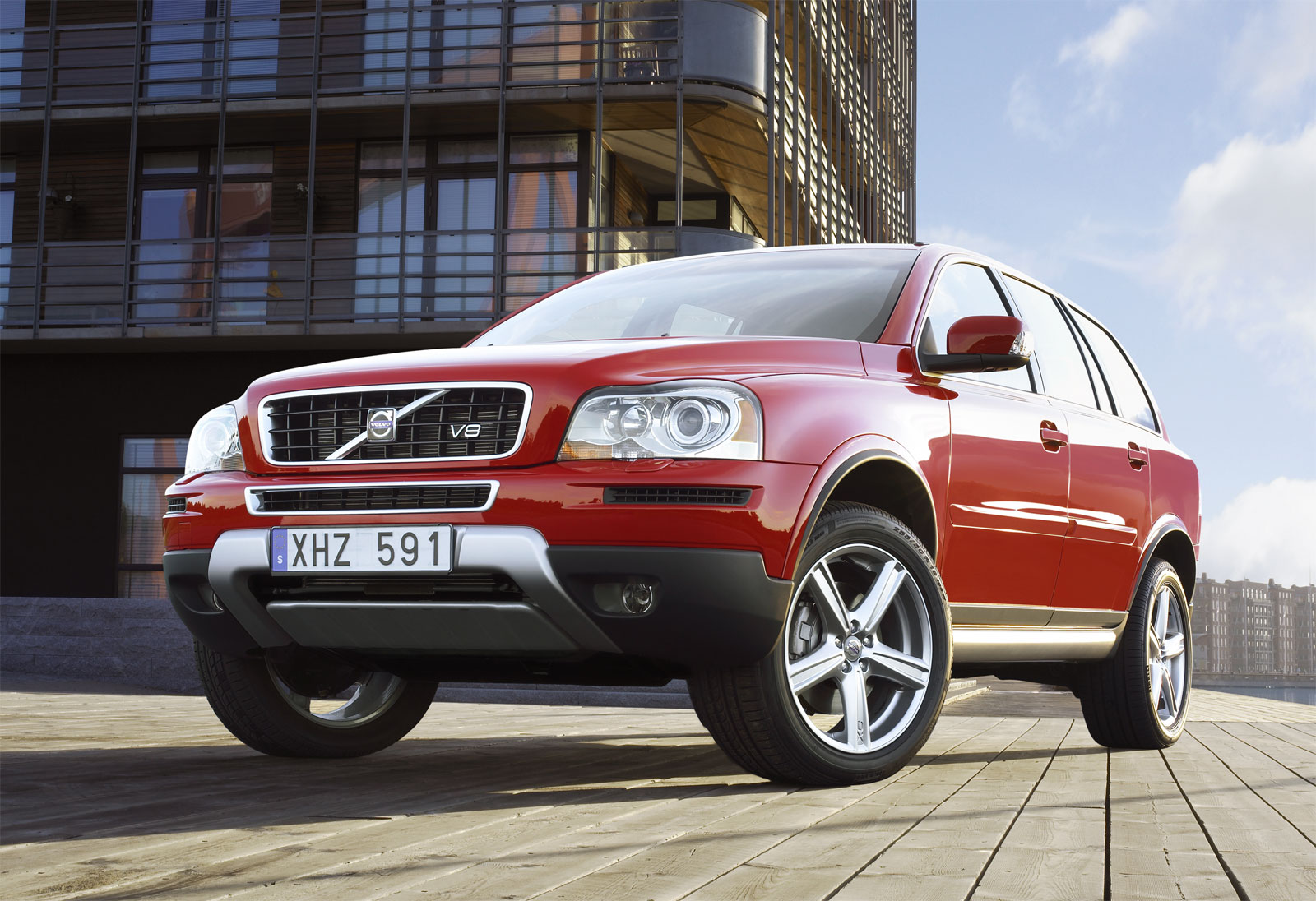 Volkswagen and Volvo Cars: Volvo xc90 v8