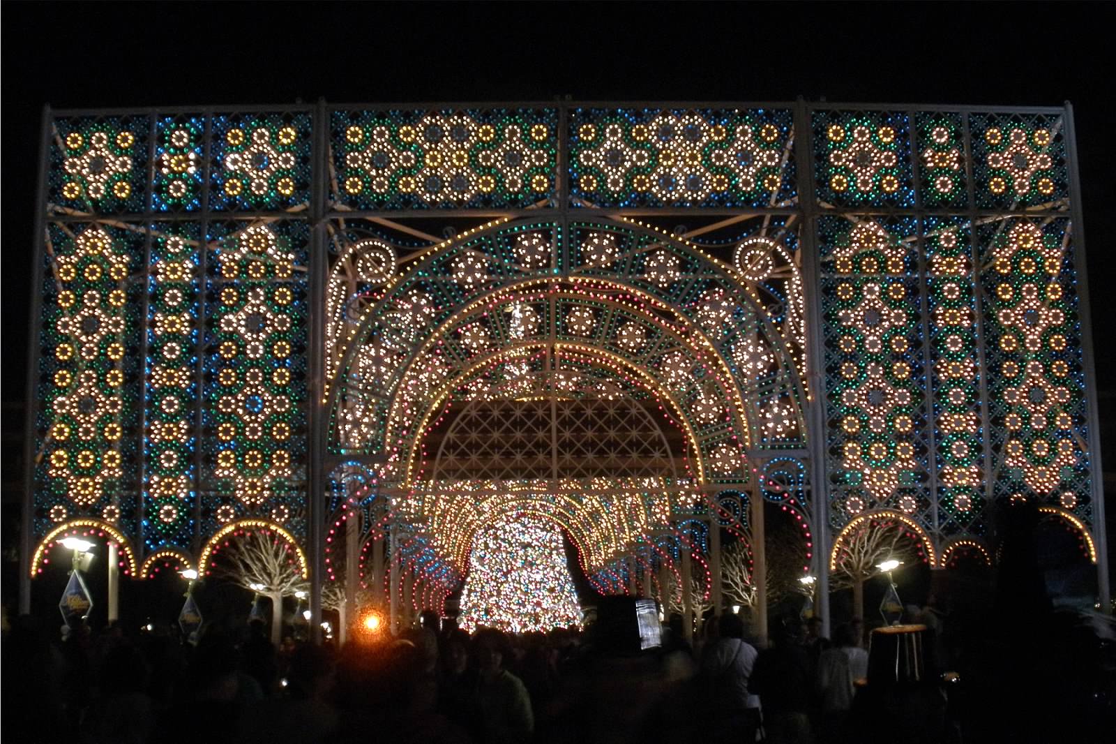 Disney at Heart: Holidays Around the World - The Storytellers of EPCOT