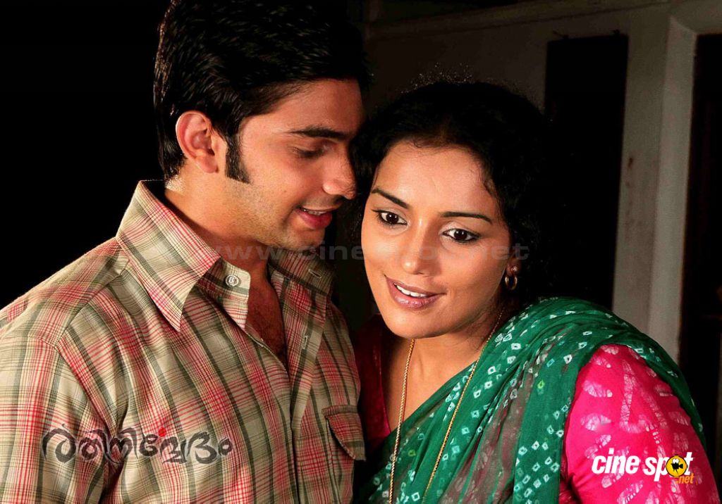 Swetha Menon Hot In Rathinirvedam Remake Malayalam Movies Kochupusthakam Mallu Kambikathakal