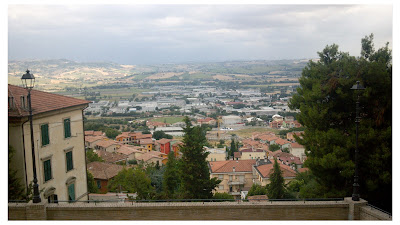 Why Italians vacation in the Marche instead of Tuscany