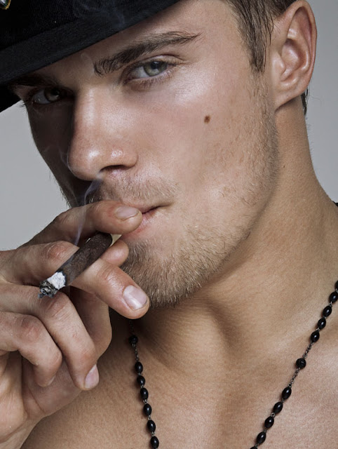 L'Homme du Jour: SETH KUHLMANN