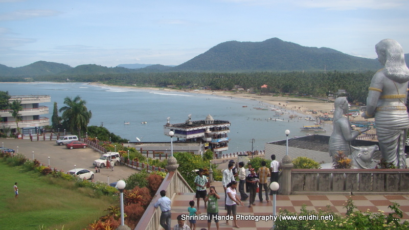 Murudeshwara Temple, Beach, Lord Shiva statue - eNidhi India Travel Blog