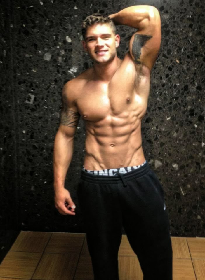 Daily Bodybuilding Motivation: Colin Wayne Fitness Model Lifestyle Photos