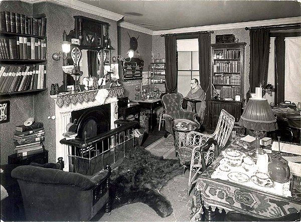 Sherlock Holmes: Trifles: Episode 59 - Inside 221B: Turn to the Wall