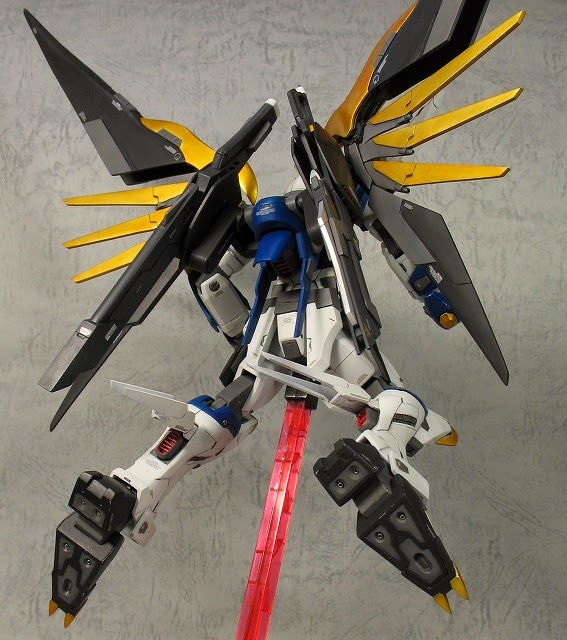 MG 1/100 Destiny Gundam "Blue and Gold colors" Custom Build