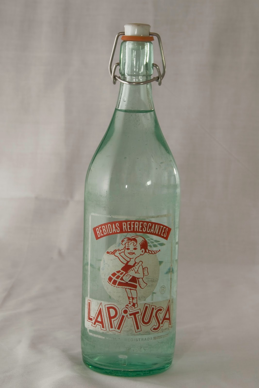 Ribadalagoa: Gaseosa La Pitusa.Botella de 1985