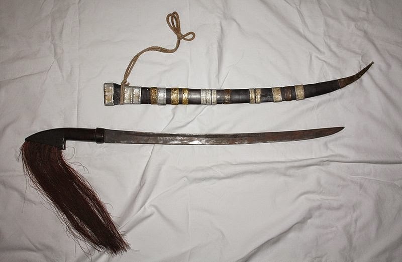 Nama dan Gambar Senjata Tradisional Daerah di Indonesia | Materi Bahan Ajar