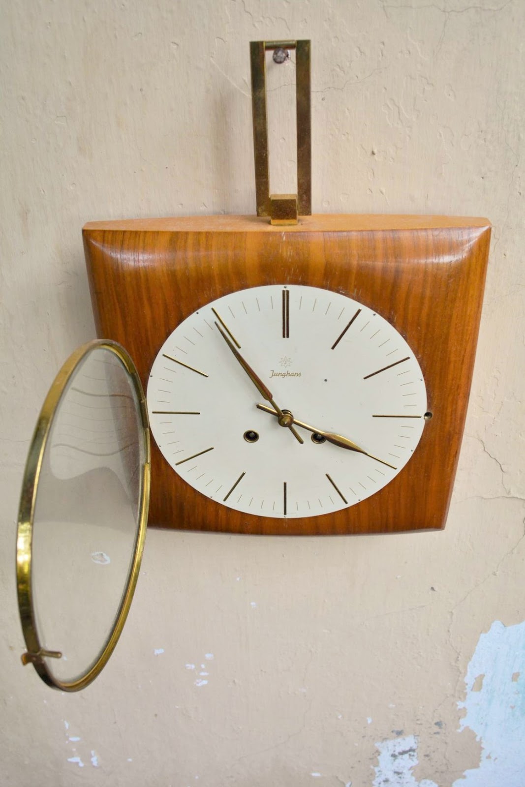 Antik Curio Reklame Lama Vintage & Retro Djojosoepoko: Jam Dinding JUNGHANS