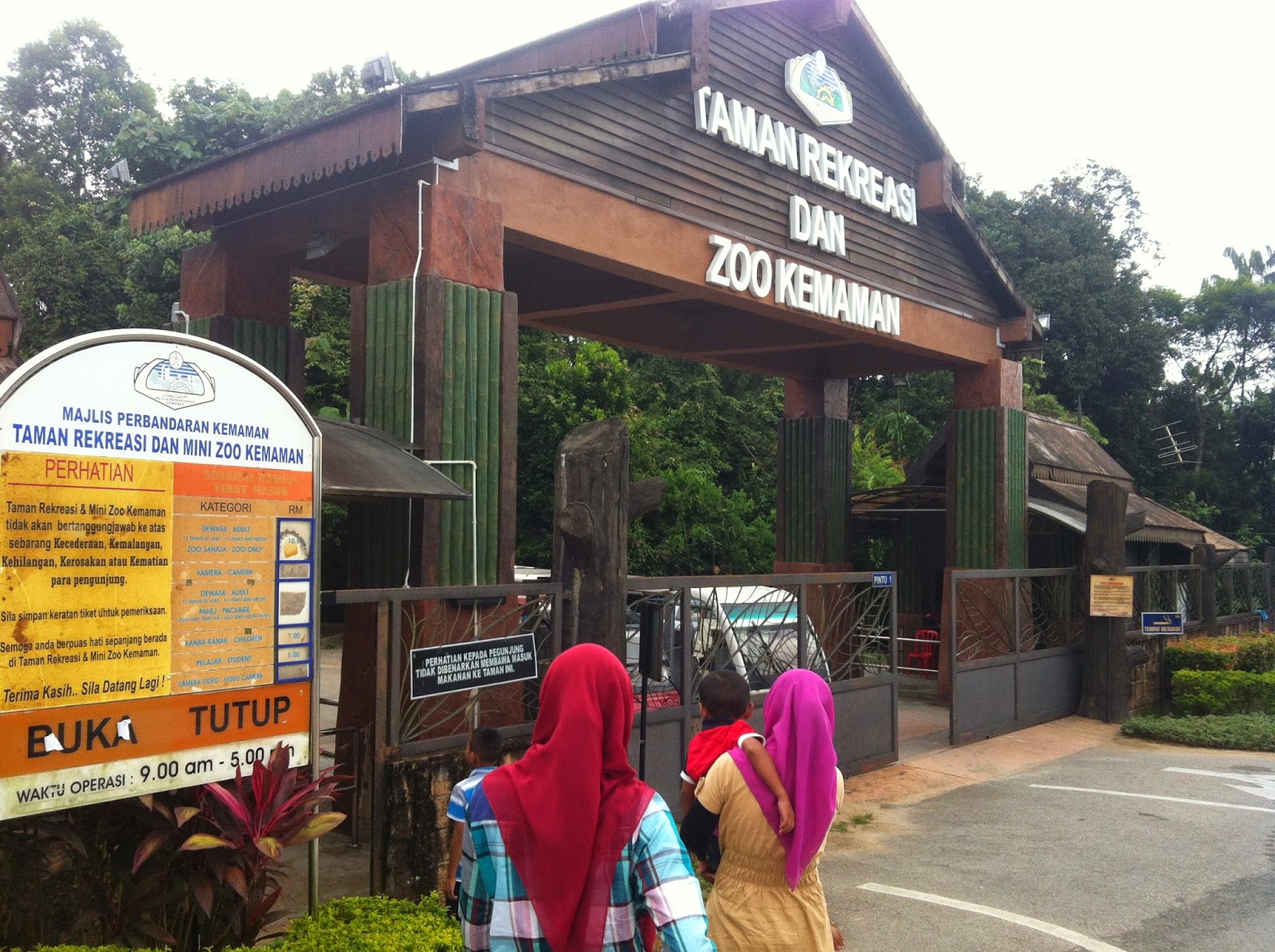 So, this is it...: Kiddos in Mini Zoo Kemaman