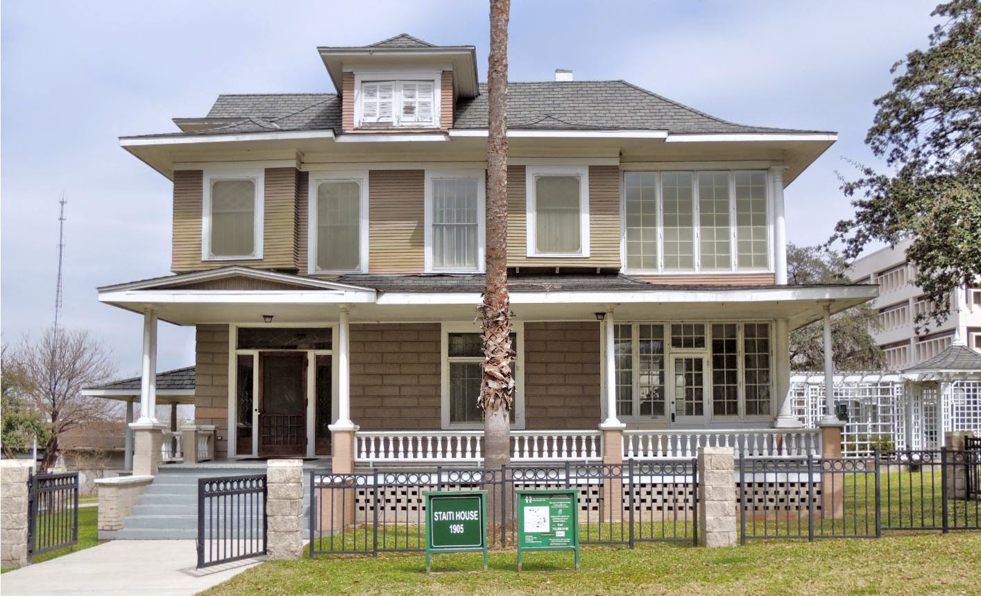 Houston in Pics: Sam Houston Park in Downtown Houston with Early Housto