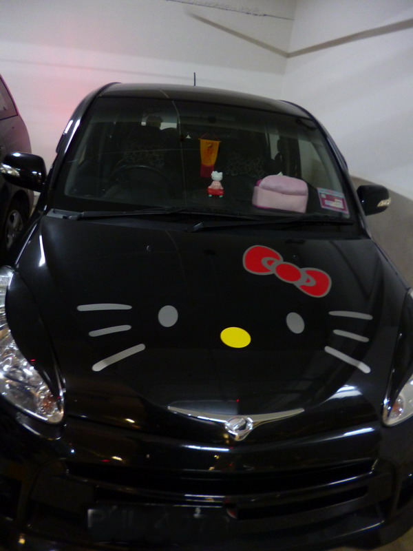 Gostan Sikit: Black Hello Kitty car