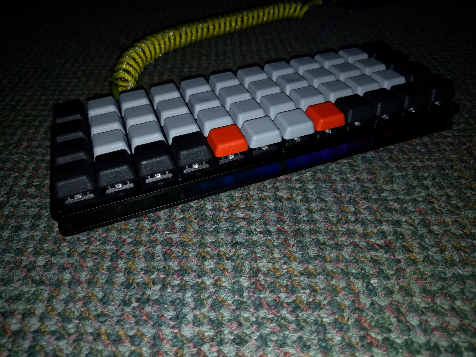 40% Keyboards: RGB Acrylic Planck