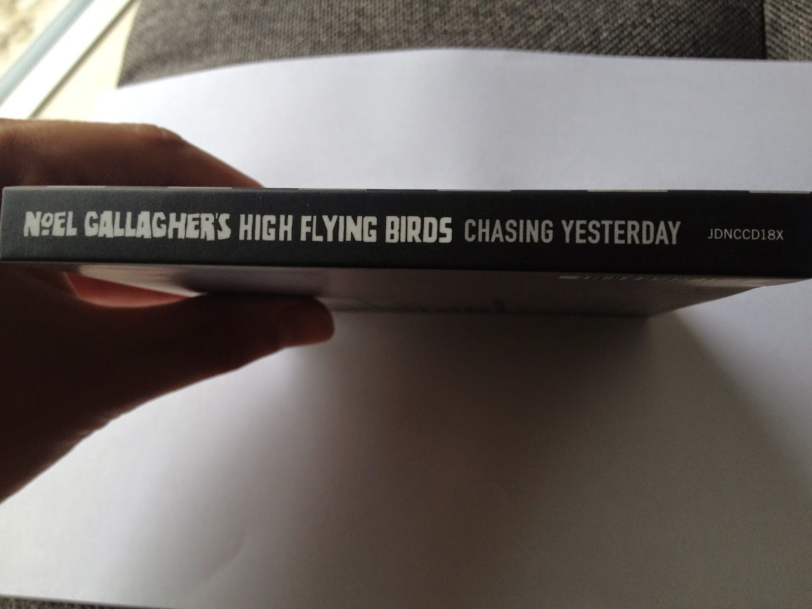 High Flying Birds Collector: Album - Chasing Yesterday (UK Deluxe Edition)