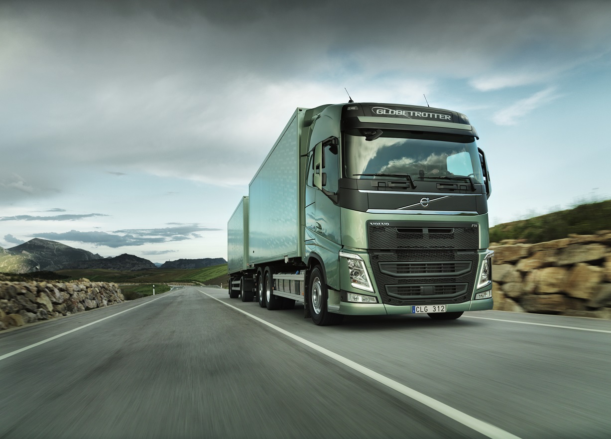Motoring-Malaysia: Trucks - Volvo Trucks Celebrates the 25 th ...