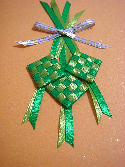 AZLINA ABDUL: How to make Ketupat ribbons for Raya cards