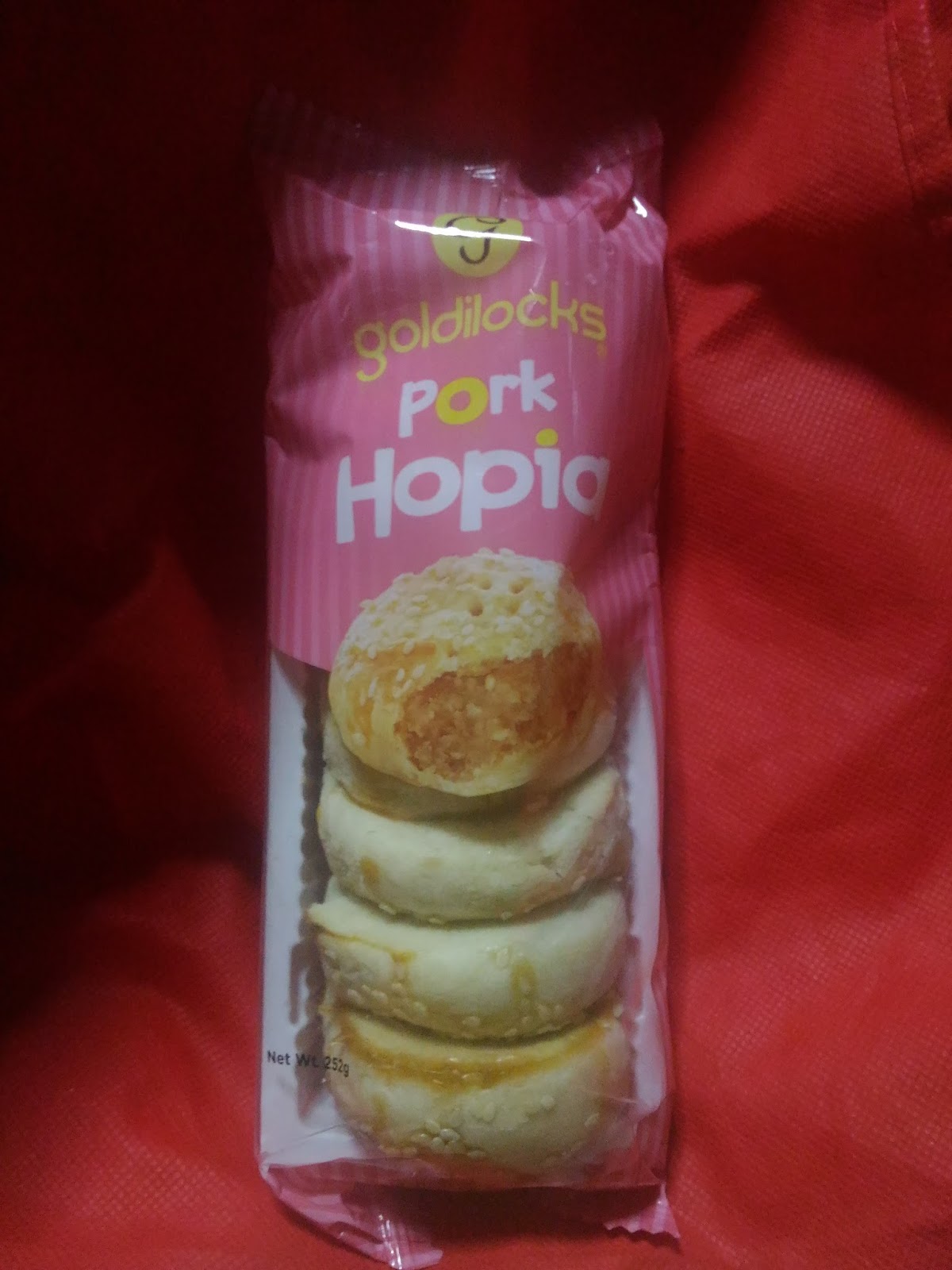 Cienanigans: F&D | Goldilocks Pork Hopia