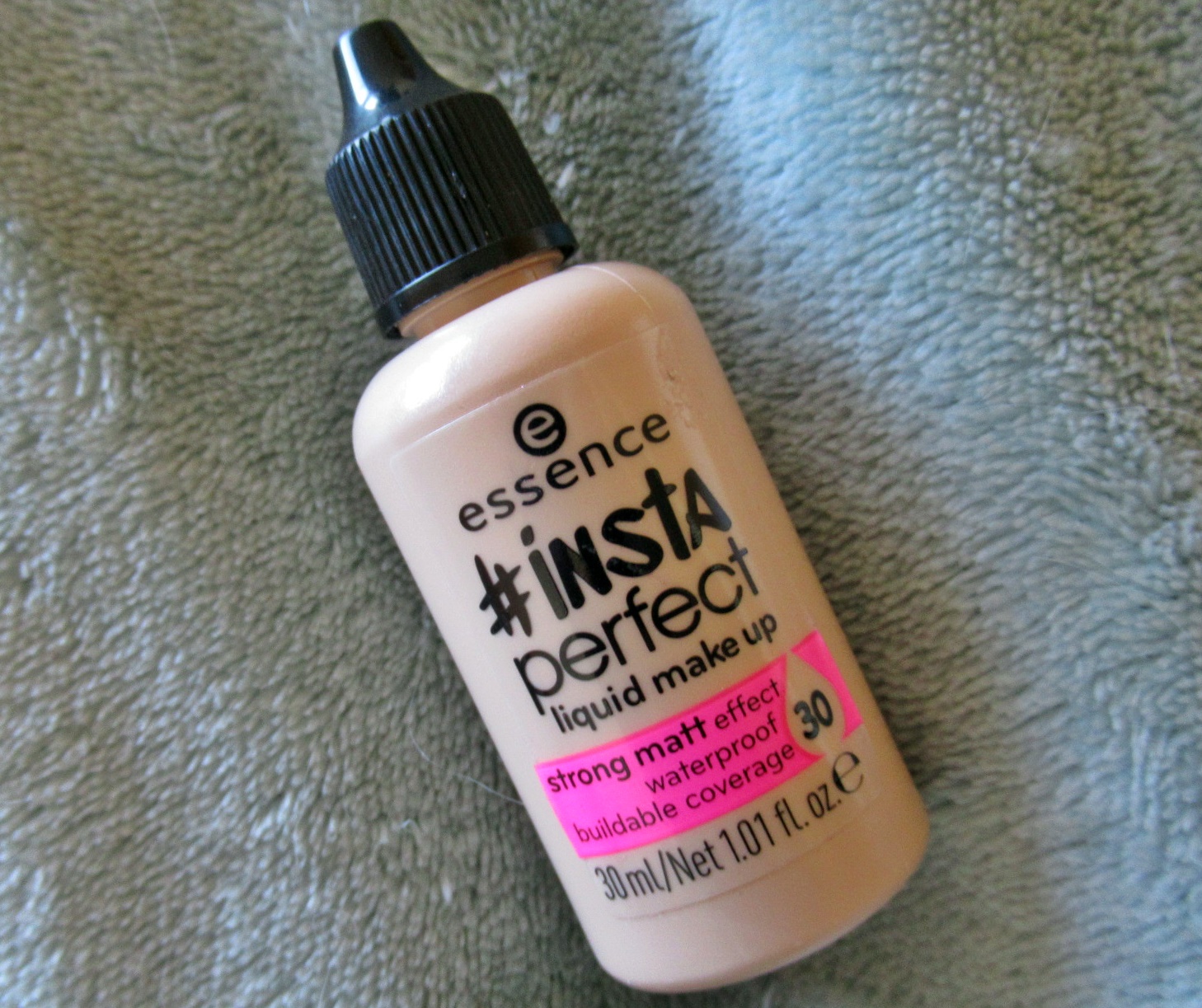 * Freak Muffin *: Essence Insta Perfect