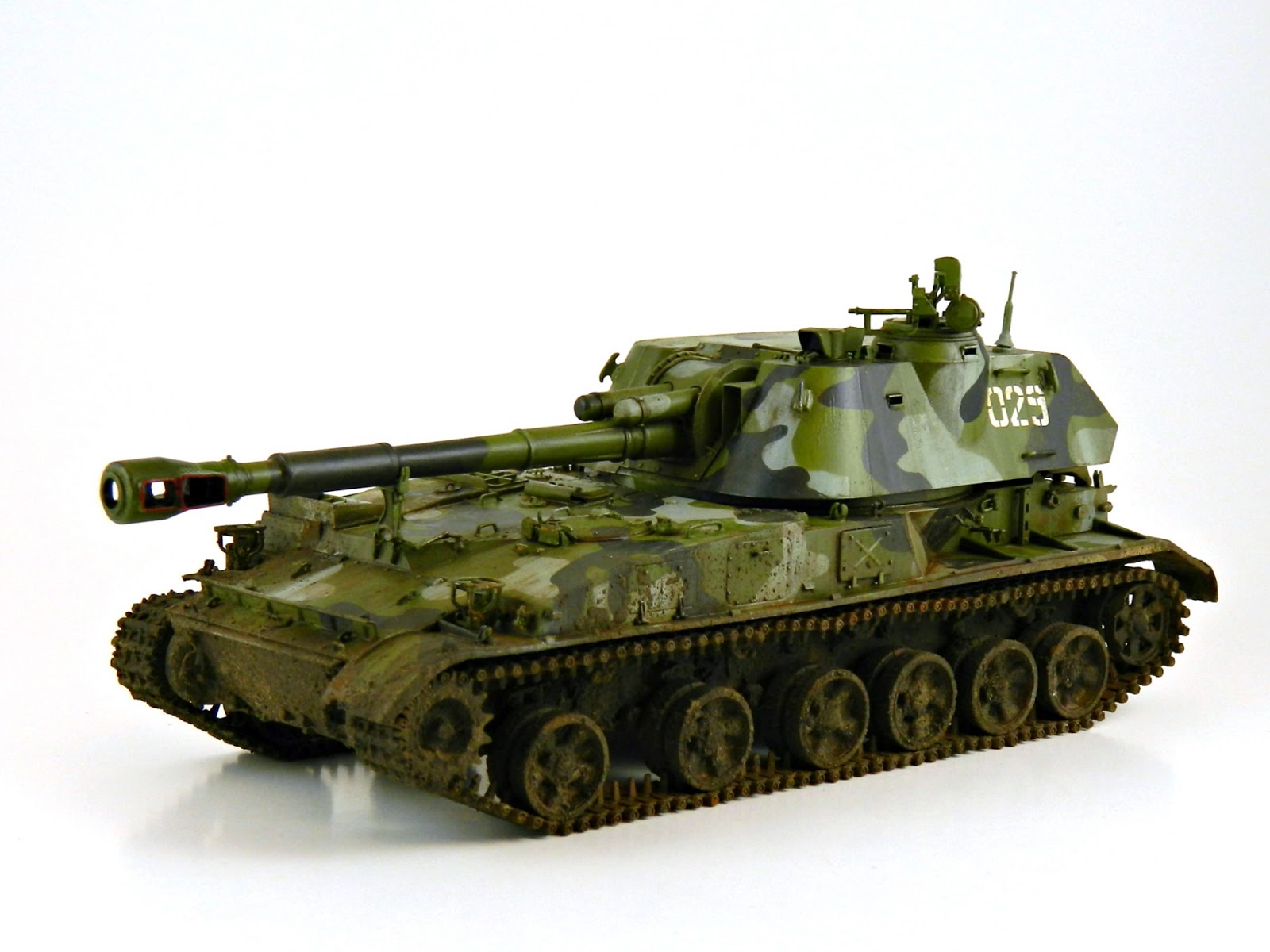 KNMinis: 2S3 Akatsiya