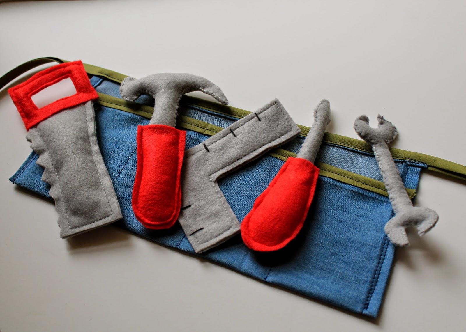 shellmo: Felt Tools and Toolbelt