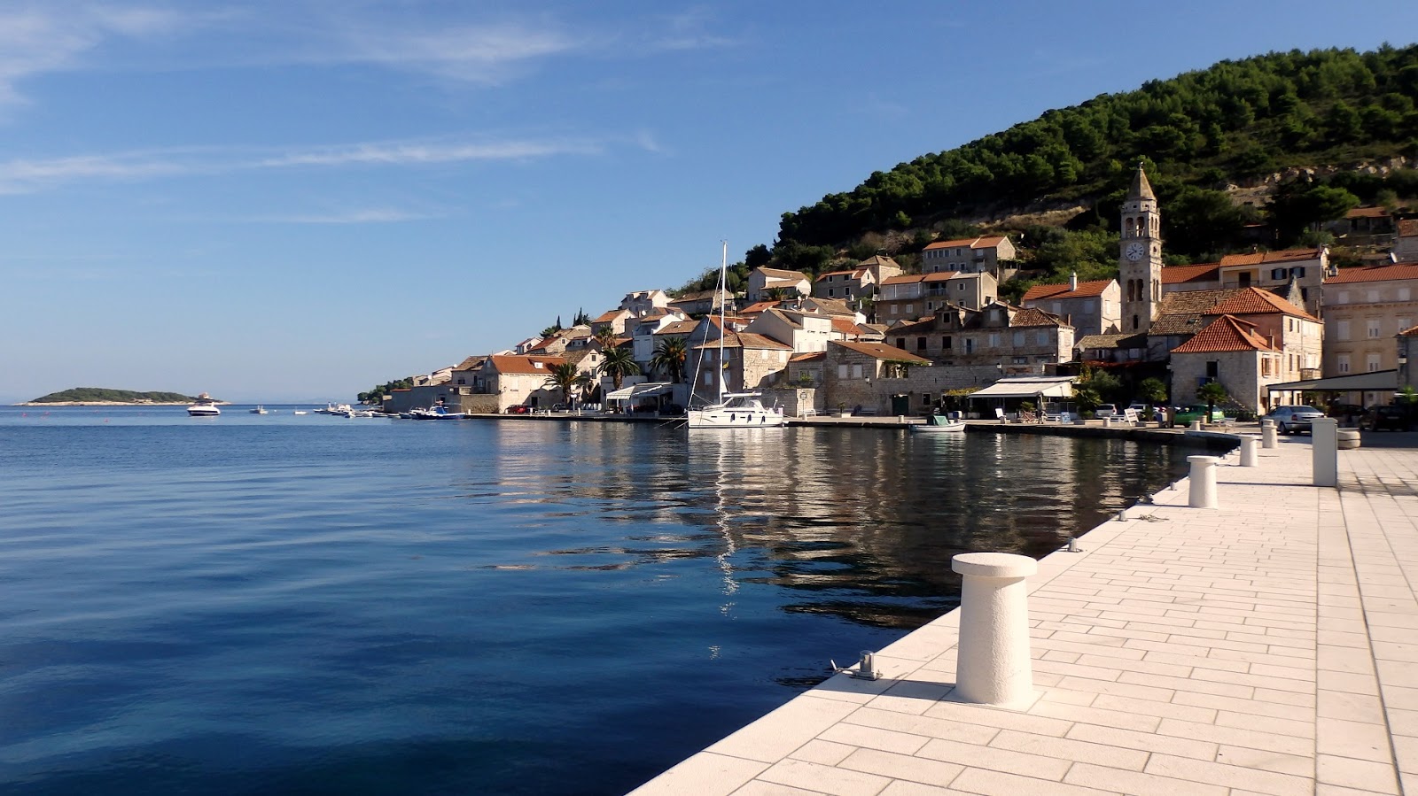 Kut (Vis, Croatia): Background image and video - ISSA-VIS-Kut