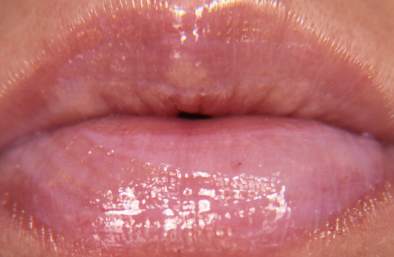 Makeup your Jangsara: Review: Glitzy Lips