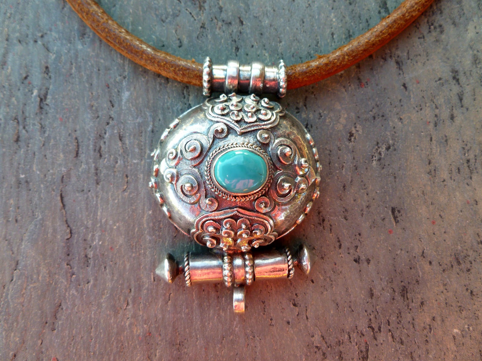 Emprova't Barcelona!: Maxi ... Maxi ... Maxijewelry