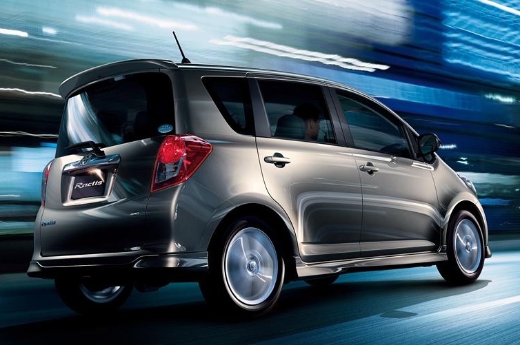 Toyota Ractis : Car Review 2011 and Pictures ~ LUXURY CARS NEVER DIE