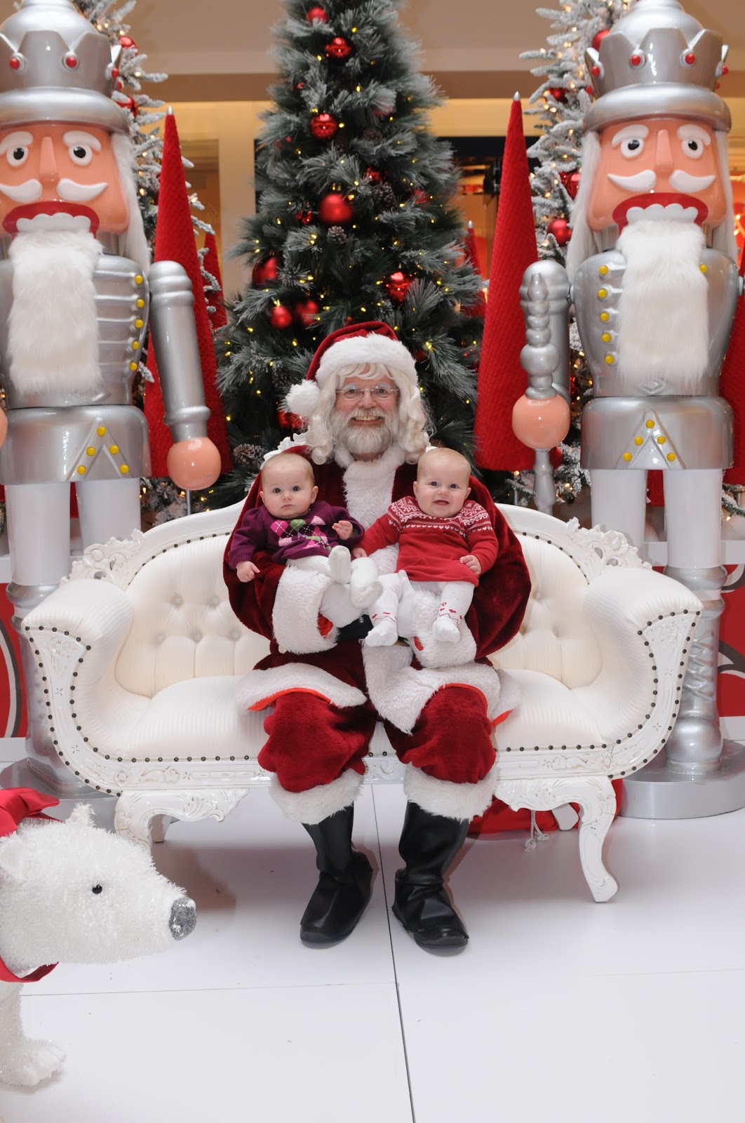 2moms2dogs2babies: 6 Month Stats and Santa!