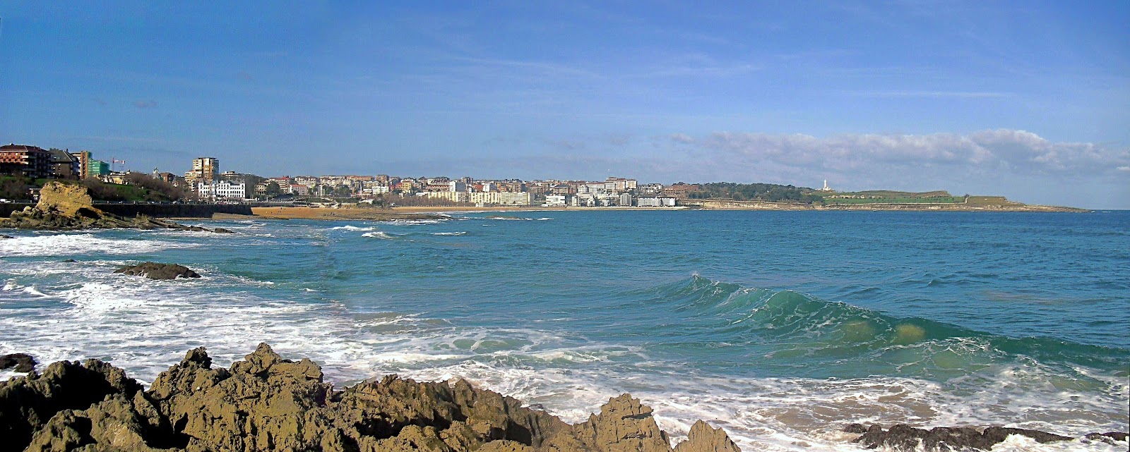 playas y paseos por la costa: COSTA DEL SARDINERO DESDE PENINSULA MAGDALENA