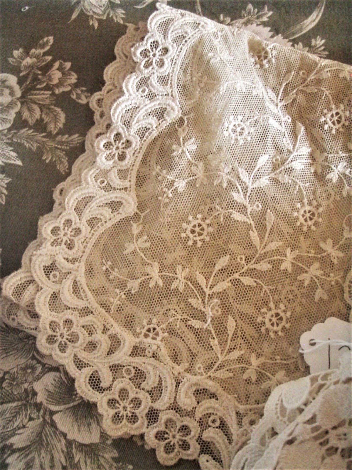 Cabin & Cottage : Laces and Lettuces