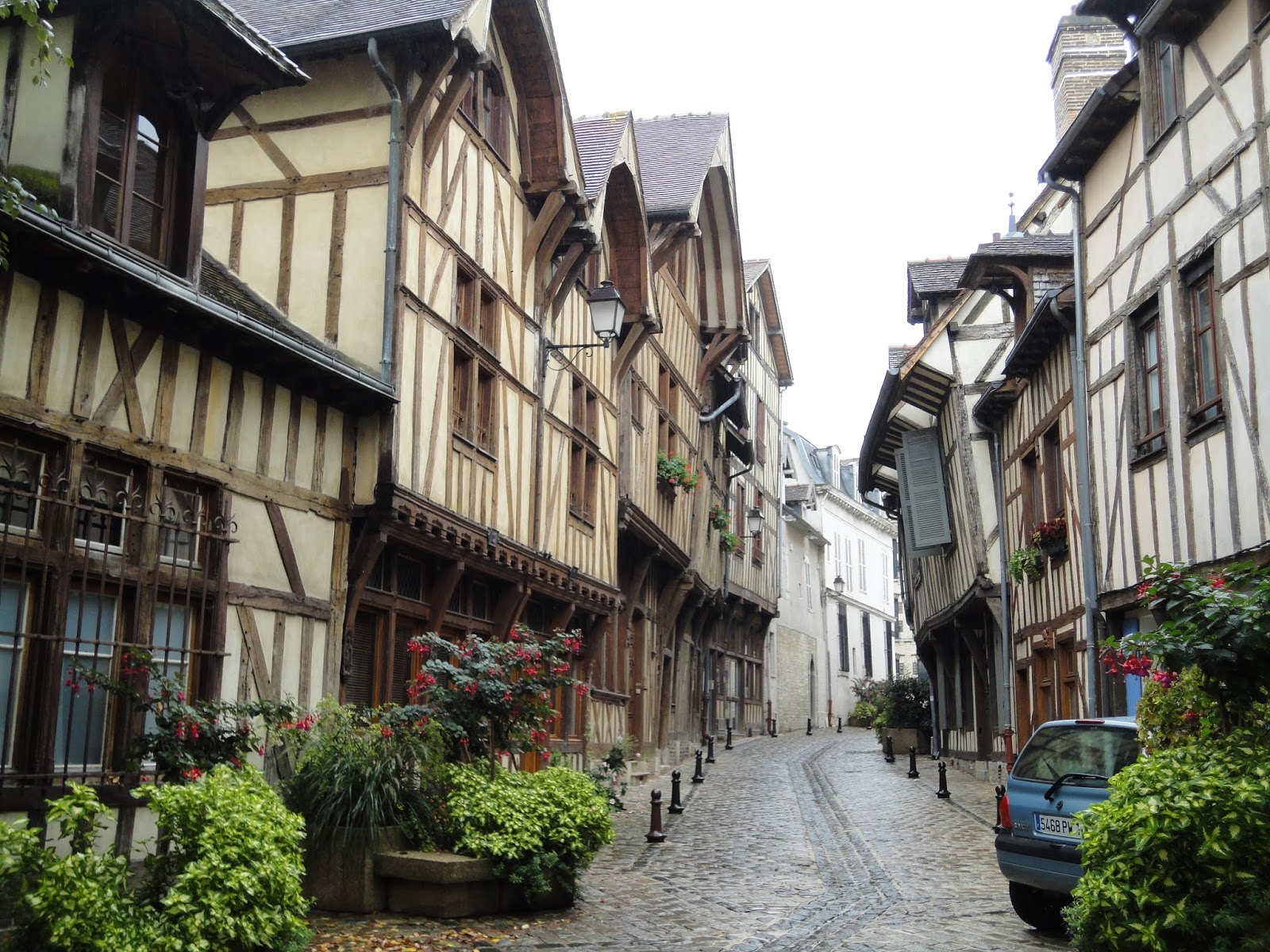 Medieval Troyes and Ceremonial Reims | theworldtourists