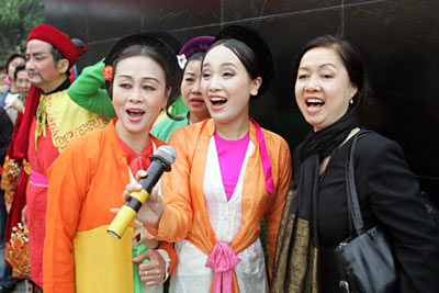 Cheo singing | Vietnam Information - Discover the beauty of Vietnam ...