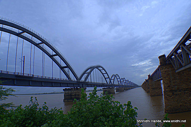 The bridges across River Godavari, Rajahmundry - eNidhi India Travel Blog