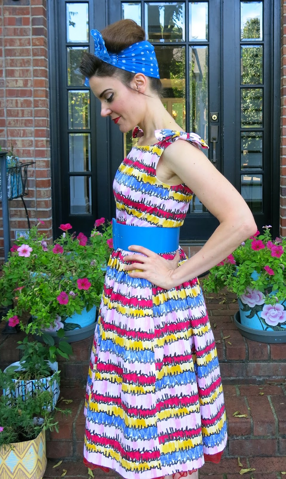 Cassie Stephens: DIY: A Scribble-Scrabble Back to Art Teacherin' Dress ...