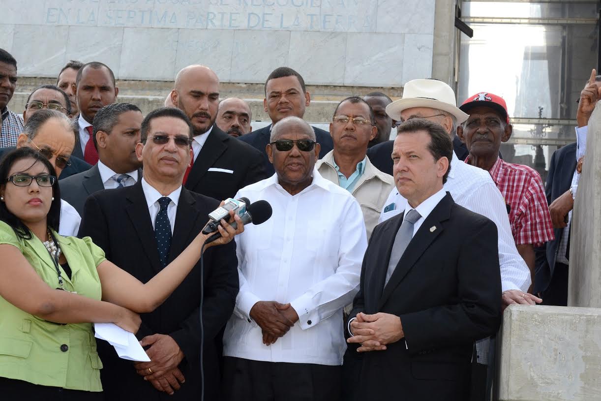 dominicanadigital.net: En RD Fundación Balaguer y PRSC honran ...