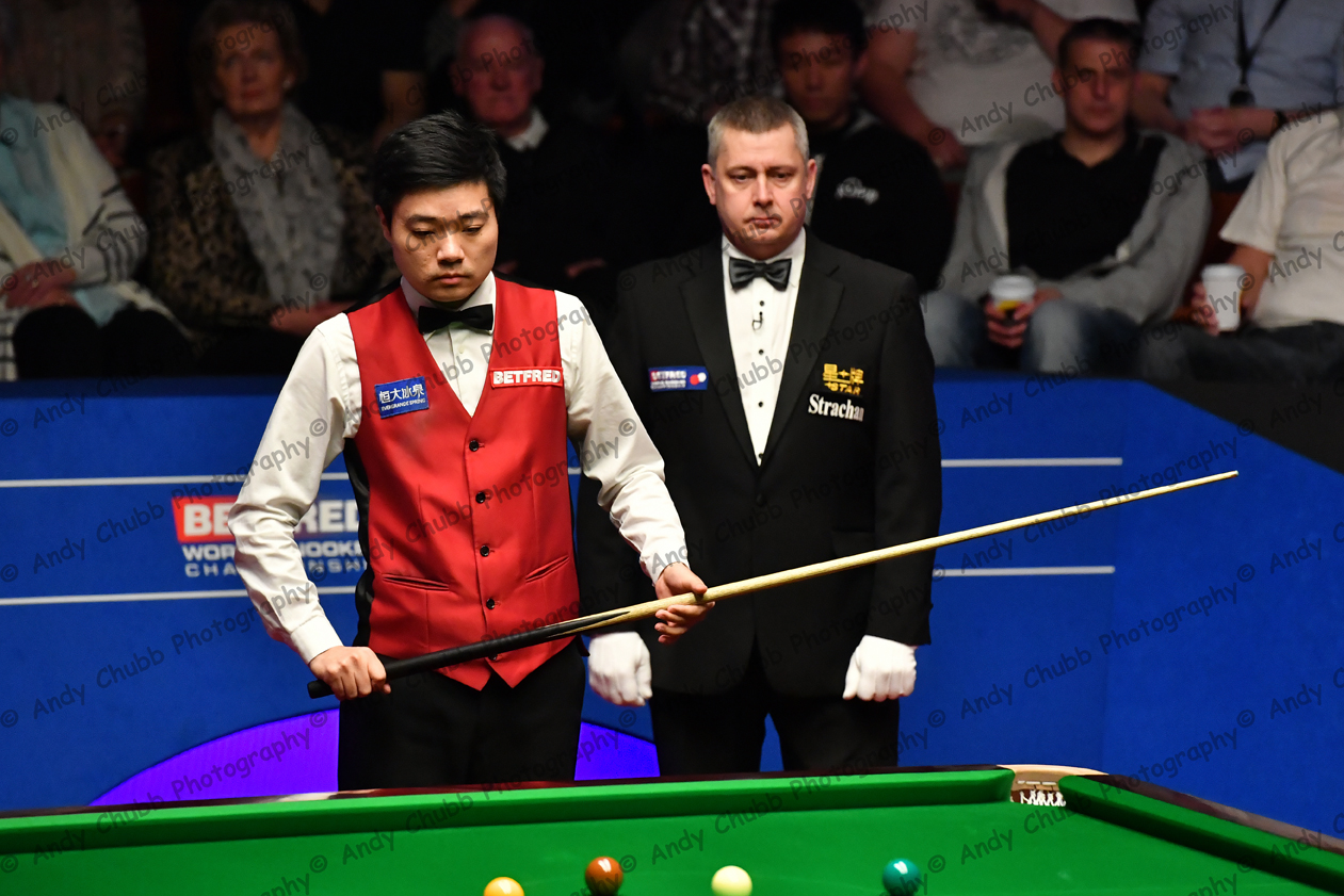 Peveril Photo: 2016 World Snooker Championship final - Mark Selby leads ...