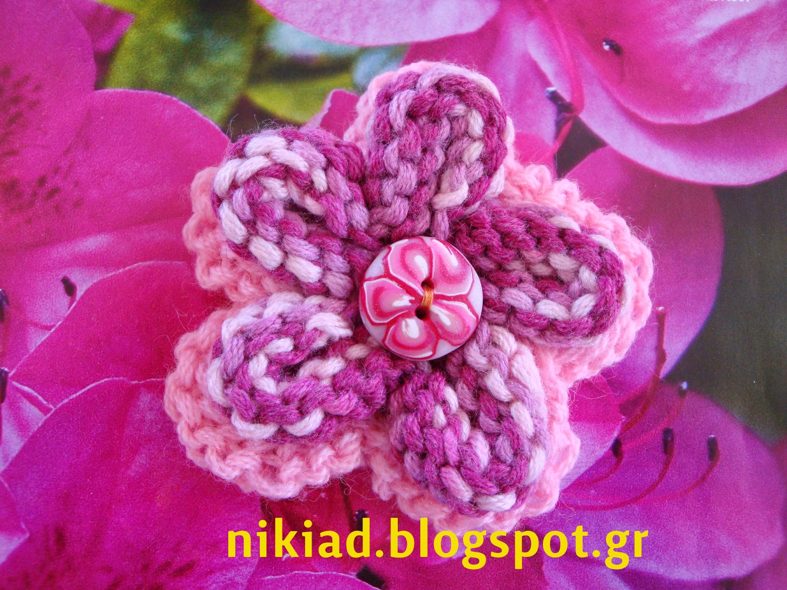 Χειροτεχνήματα: Πλεκτές καρφίτσες / Knitted brooches